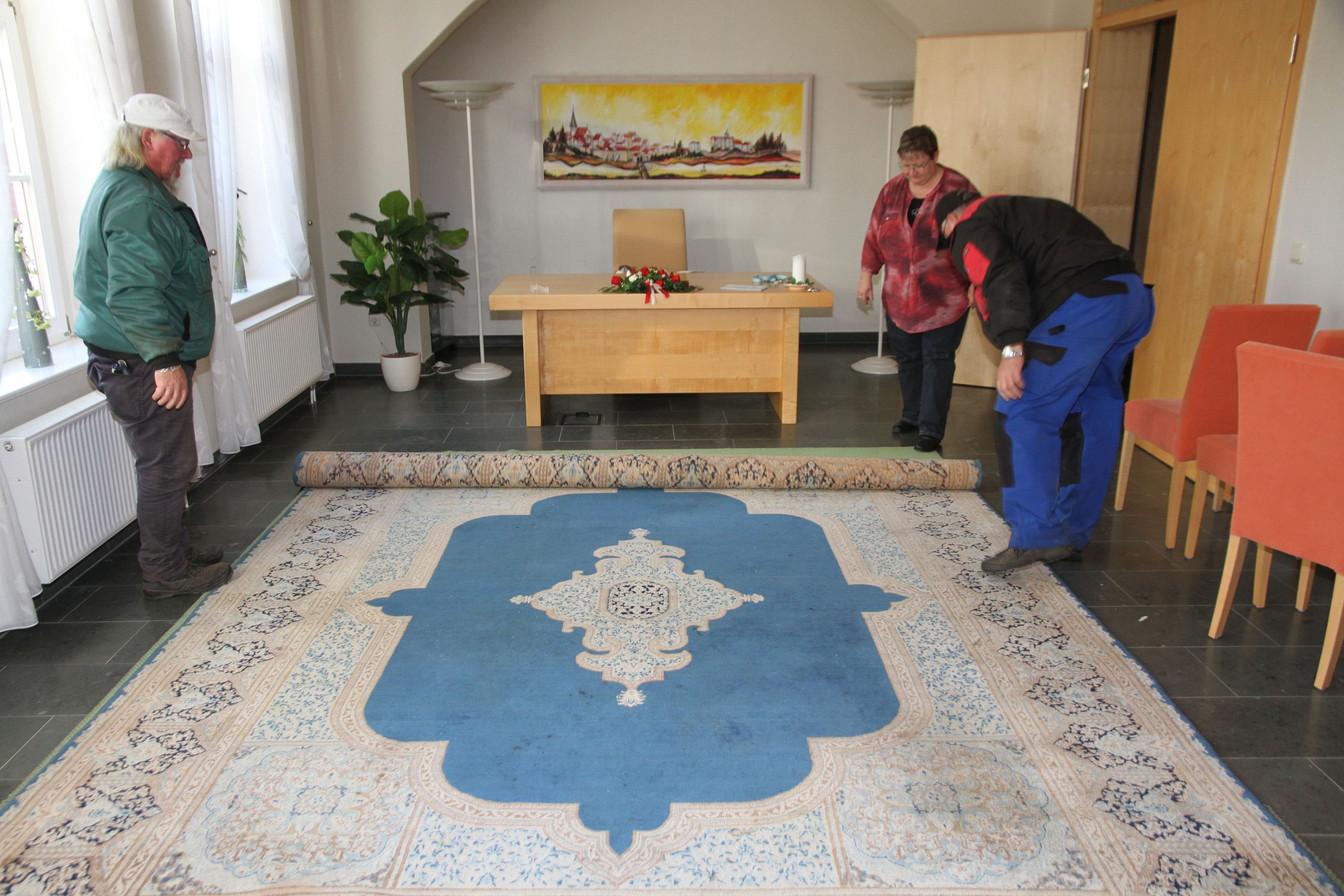 Loitz ehrt seinen großen Geldgeber aus München