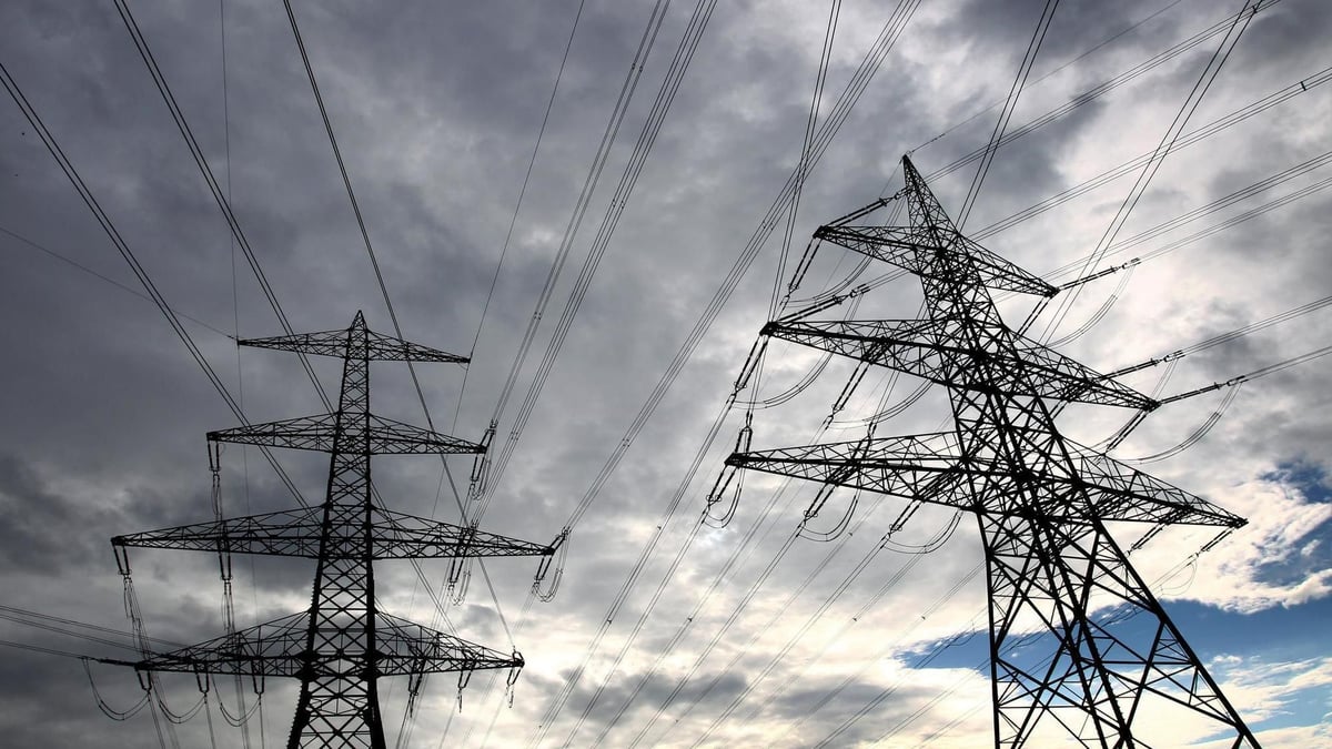 Nach 18 Stunden – Endlich wieder Strom in den Dörfern Nach 18 Stunden – Endlich wieder Strom in den Dörfern