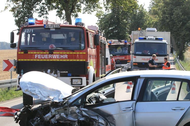 Schwerer Unfall auf der B111 – viele Verletzte bei Züssow
