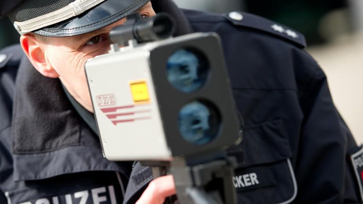 Mit über 100 km/h in 50er-Zone erwischt - trotz Glätte