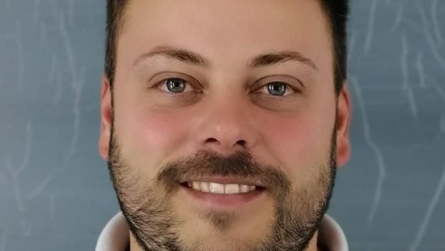 Zeitsoldat mit Nebenjob sponsert Fußballnachwuchs