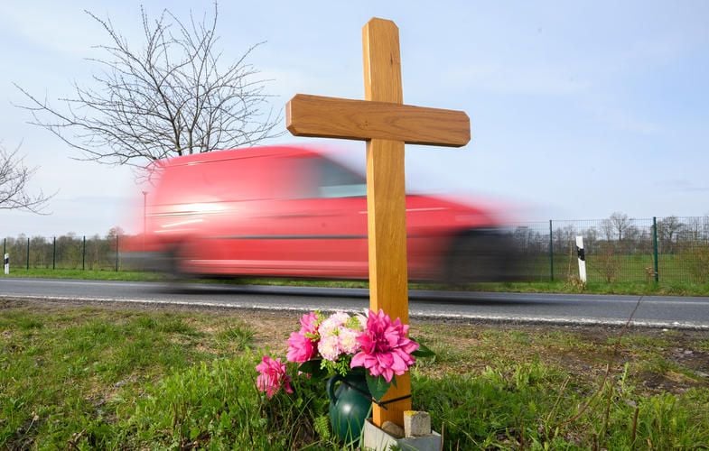 Zahl der Verkehrstoten auf niedrigstem Stand seit 1990 Zahl der Verkehrstoten auf niedrigstem Stand seit 1990