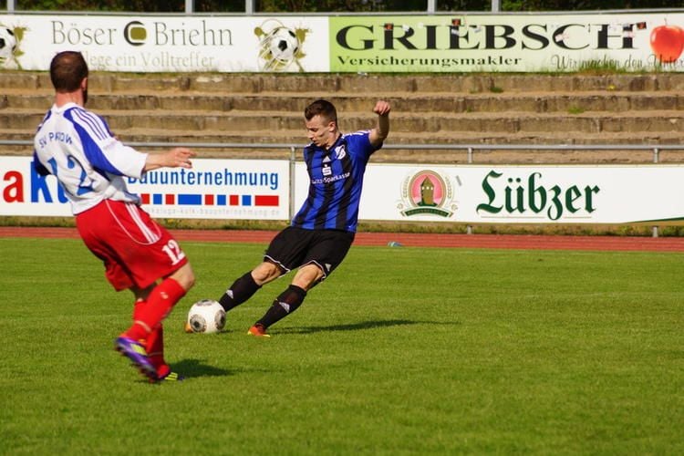 Adrian Rakowski zeigt sich so richtig in Torschusslaune