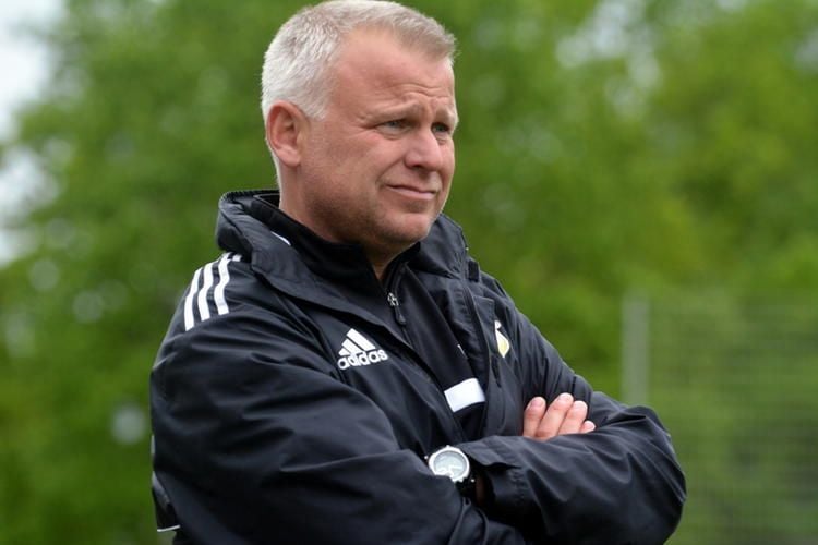 Dicker Hals bei Trainer André Schröder