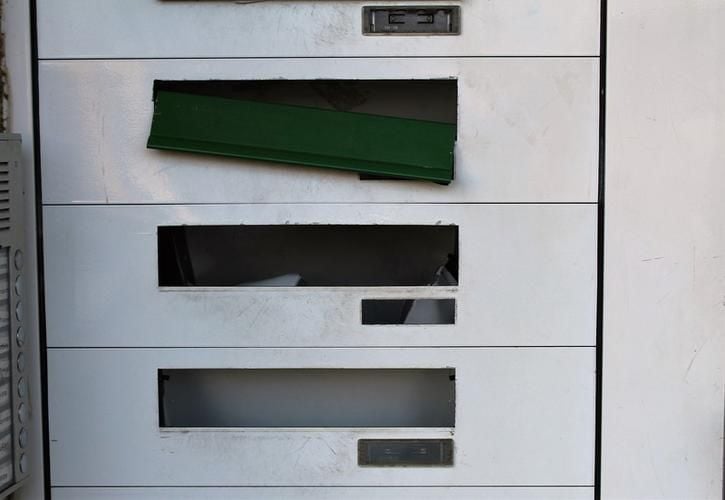 Mehrere Briefkästen sind explodiert
