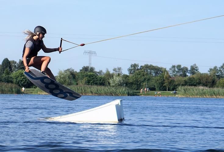 Dank Youtube-Tricks geht es für Wakeboarderin zur EM