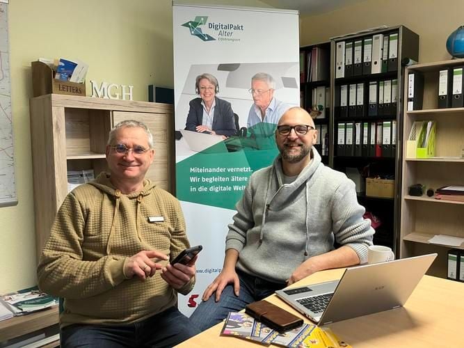 Senioren lernen die digitale Welt verstehen