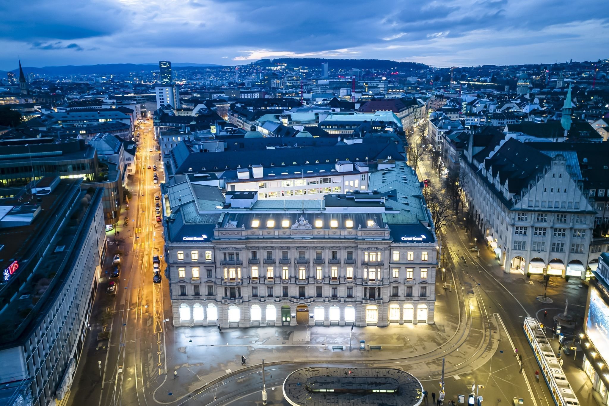 Trotz Zwangshochzeit mit UBS: Credit Suisse zahlt hohe Boni Trotz Zwangshochzeit mit UBS: Credit Suisse zahlt hohe Boni