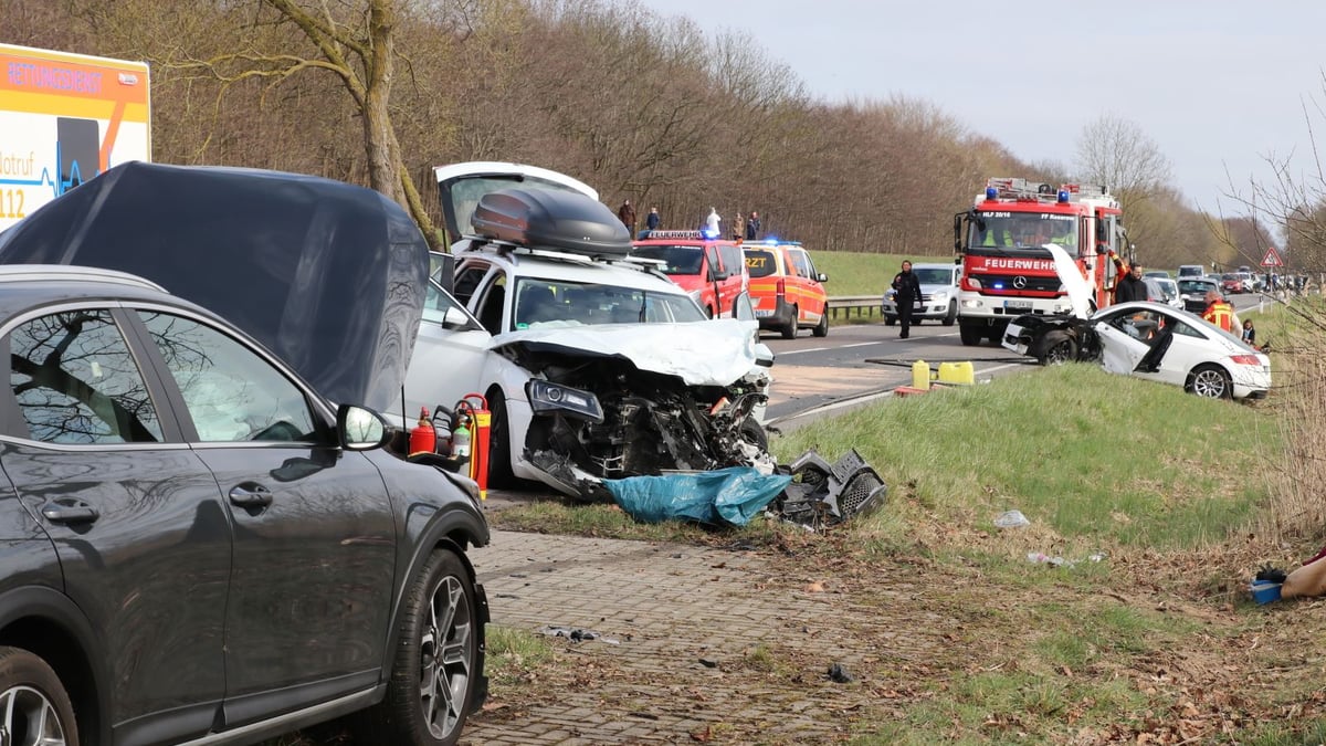 Sechs Verletzte bei Autounfall auf B111 auf Usedom