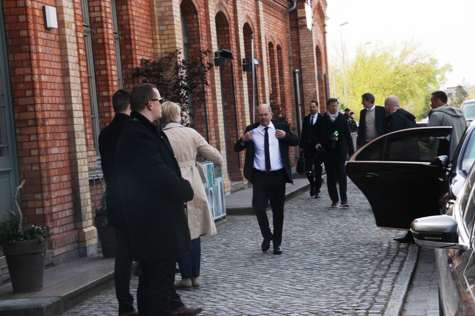 Bundeskanzler zum Mittagessen in Teterow angekommen