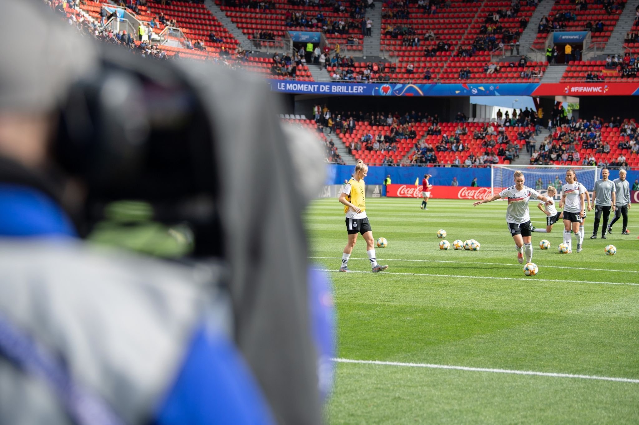 Umfrage: TV–Sender sollen FIFA nicht mehr zahlen Umfrage: TV–Sender sollen FIFA nicht mehr zahlen