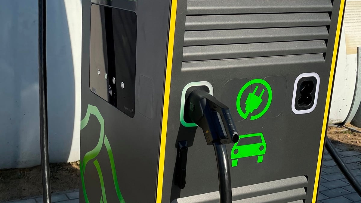 Neue E-Ladesäulen in Neustrelitz