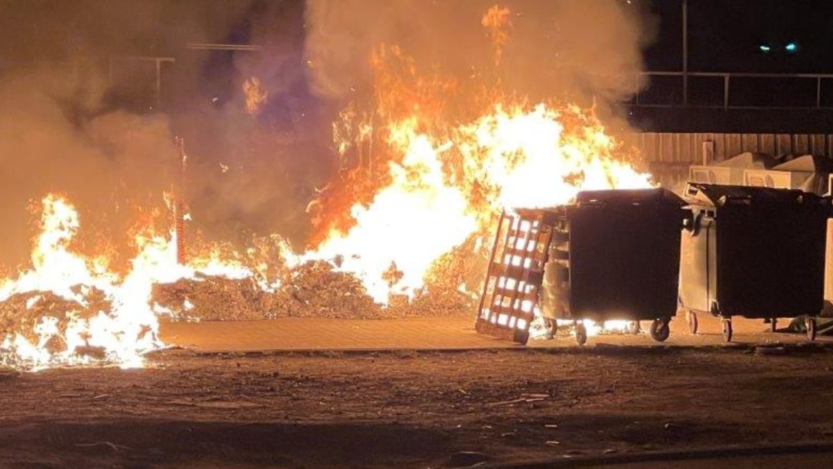 Nächtlicher Brand auf Usedom – Container in Flammen
