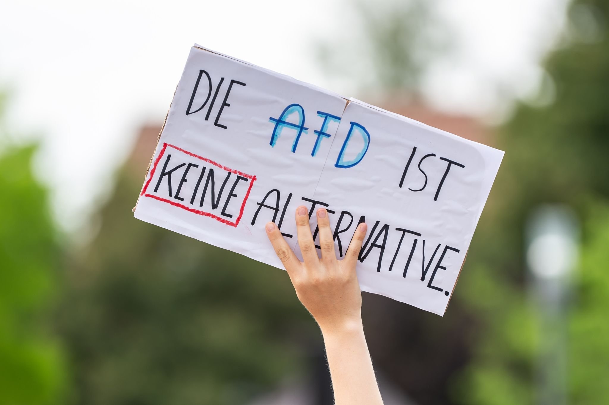 Zwei Drittel sehen in AfD Gefahr für Demokratie Zwei Drittel sehen in AfD Gefahr für Demokratie
