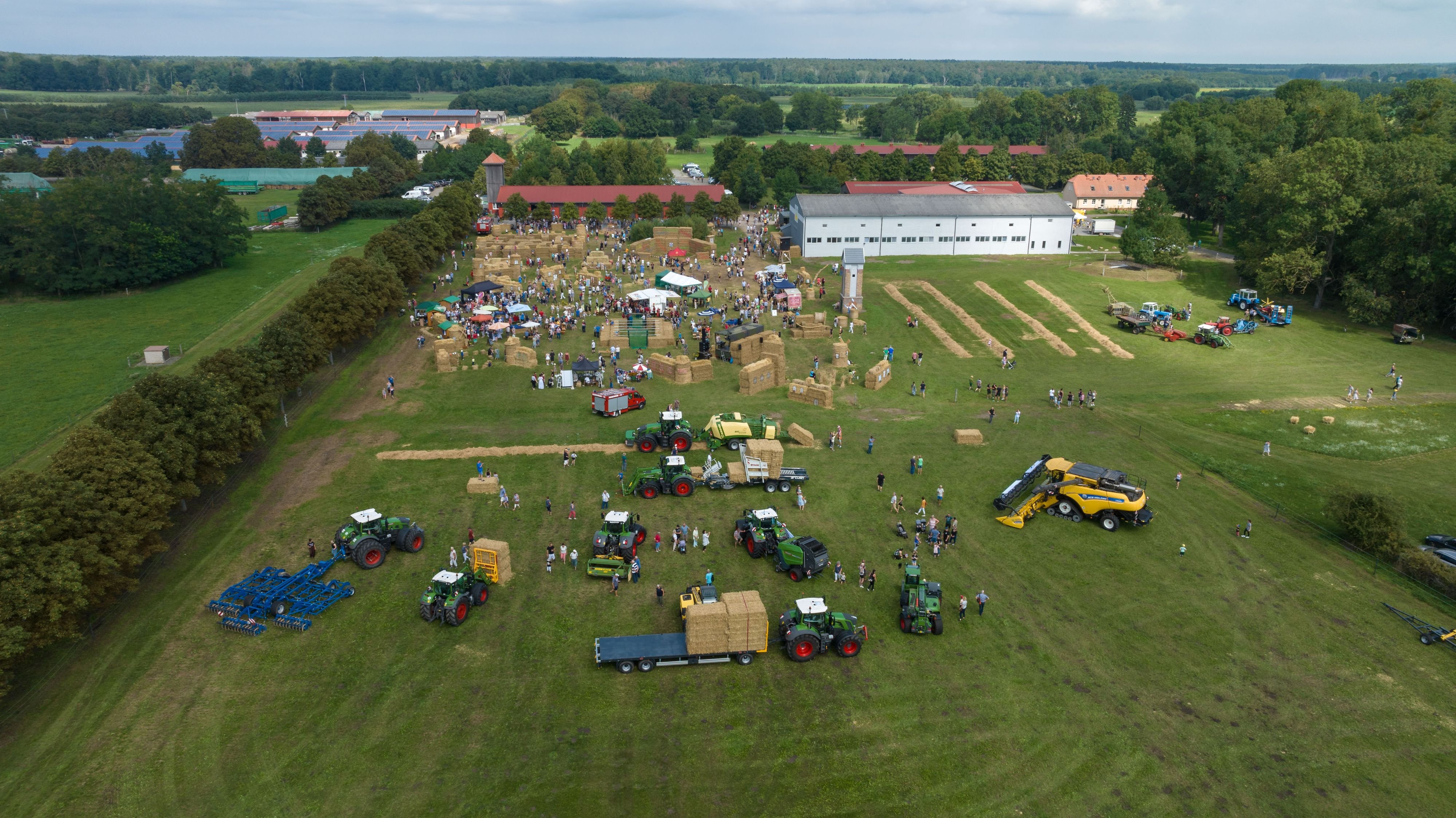 Tausende Besucher beim Stroh–Festival in Borken