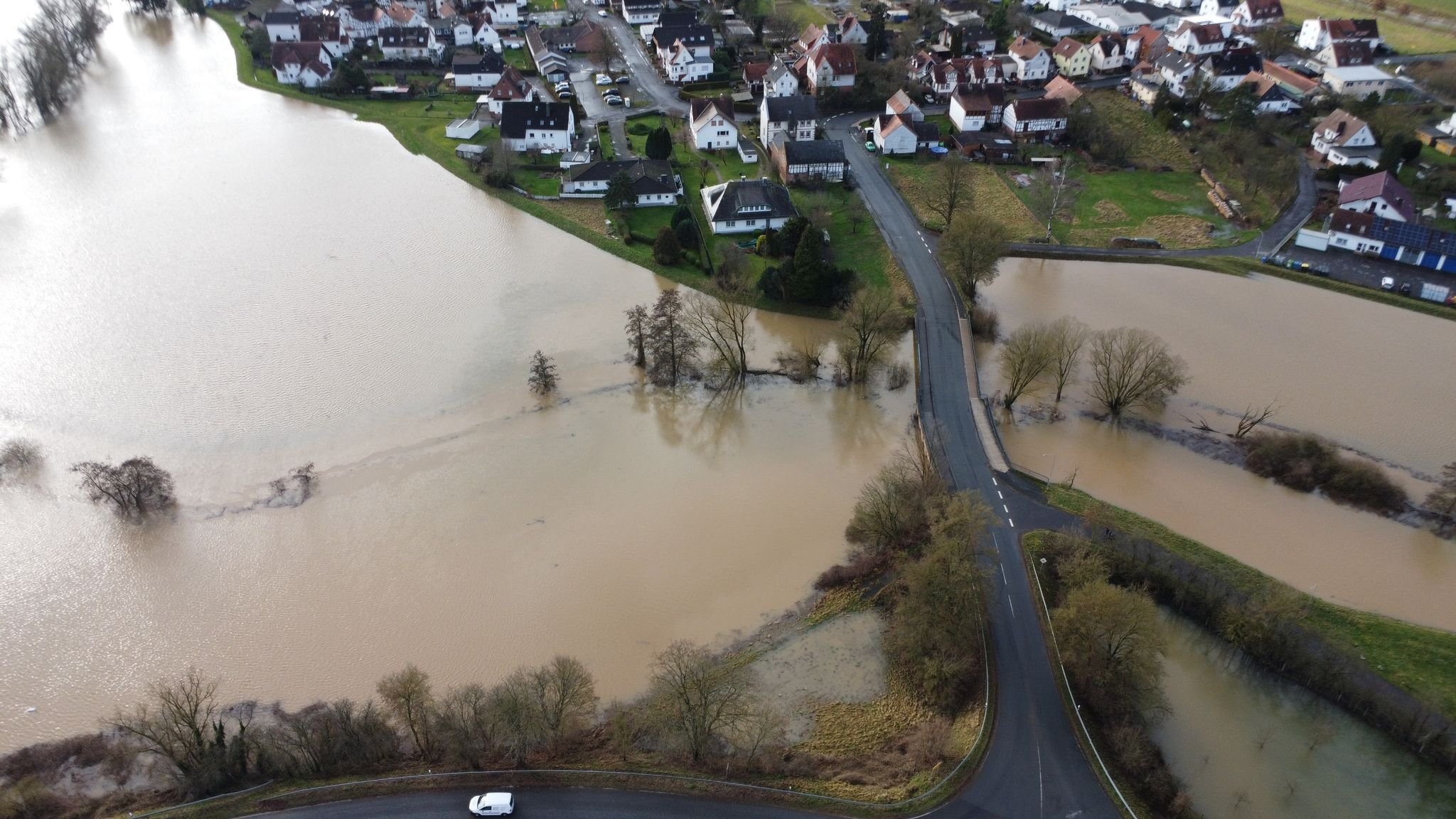 Hochwasser Warum Regnet Es Derzeit So Viel