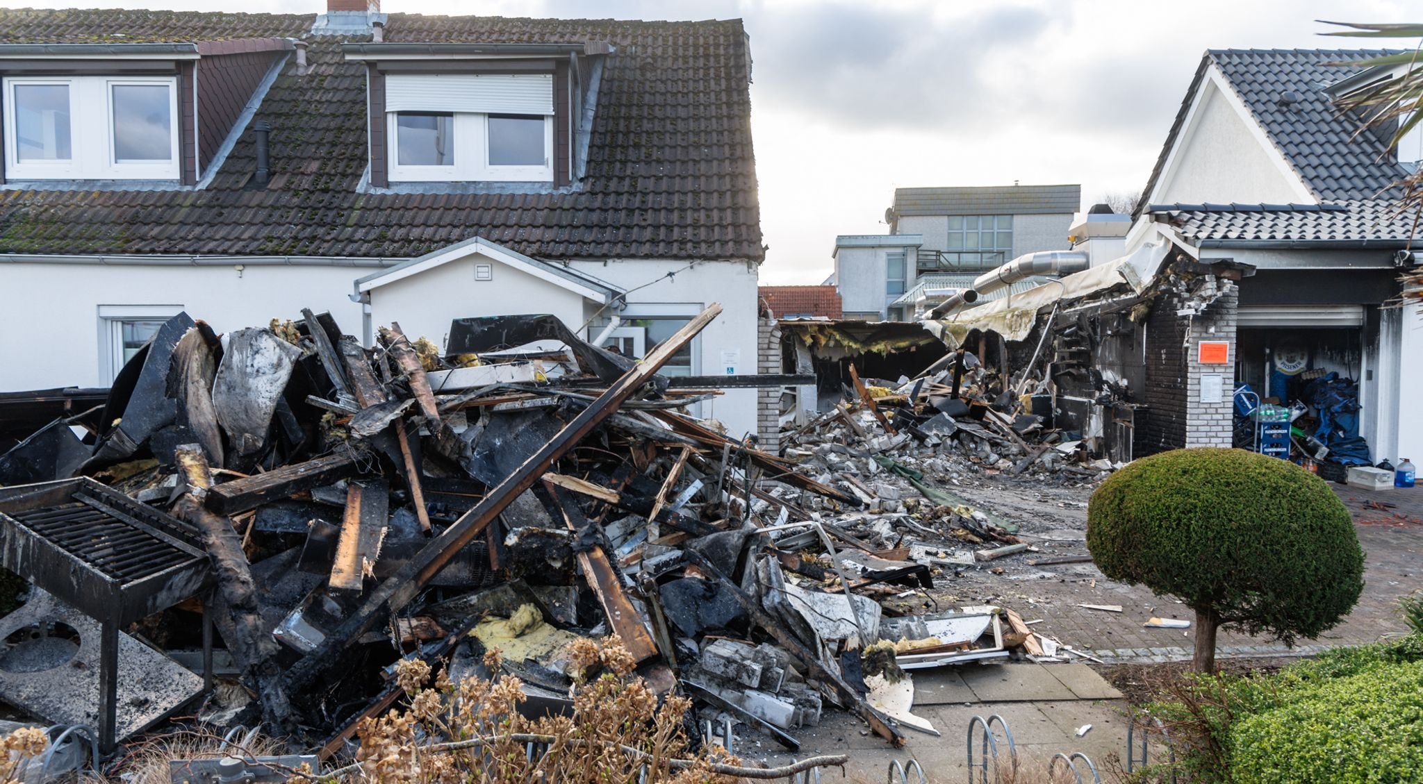 Feuer in Fischräucherei – Frau stirbt in Ostseebad