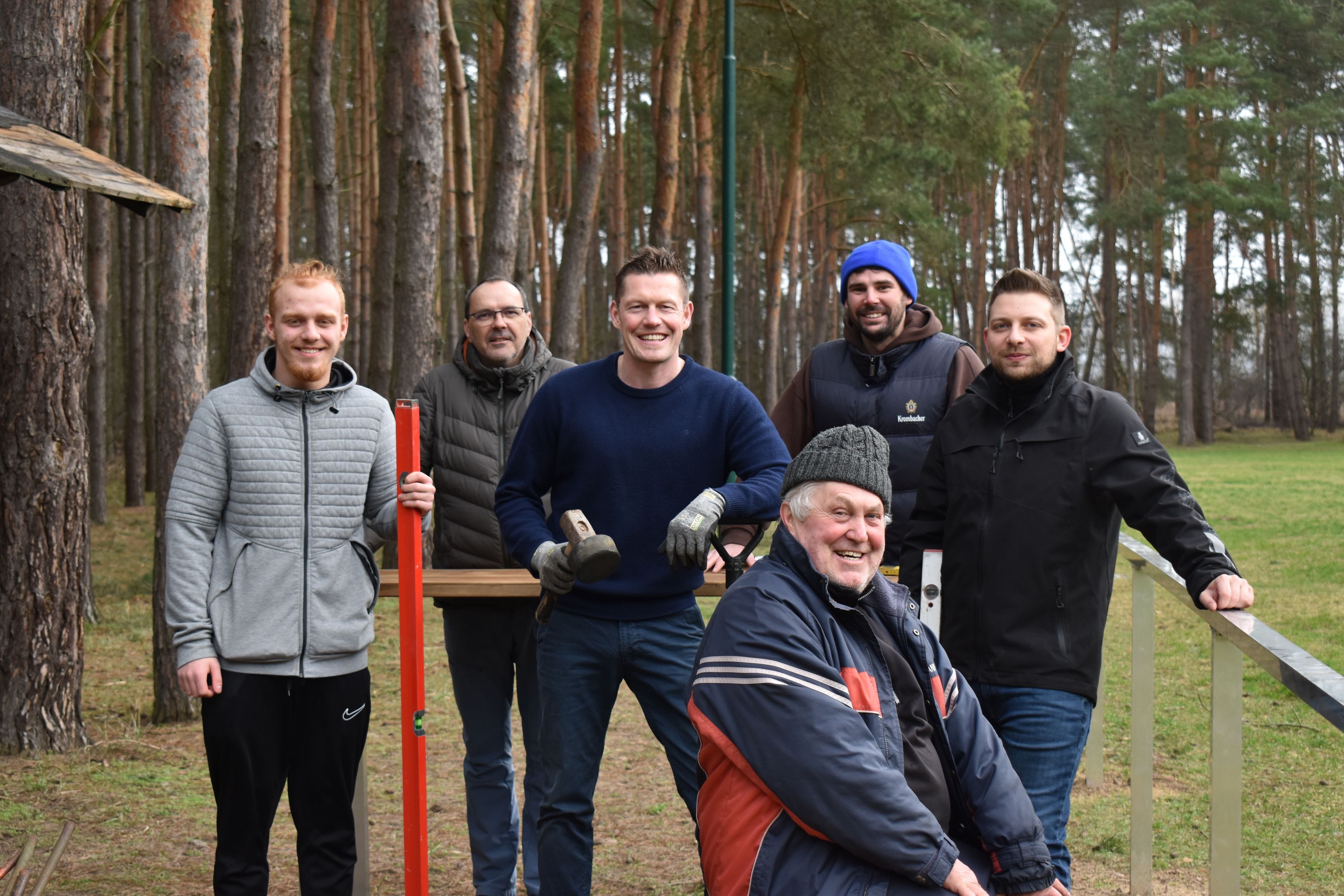 Warum diese fleißigen Männer sogar am Wochenende schuften