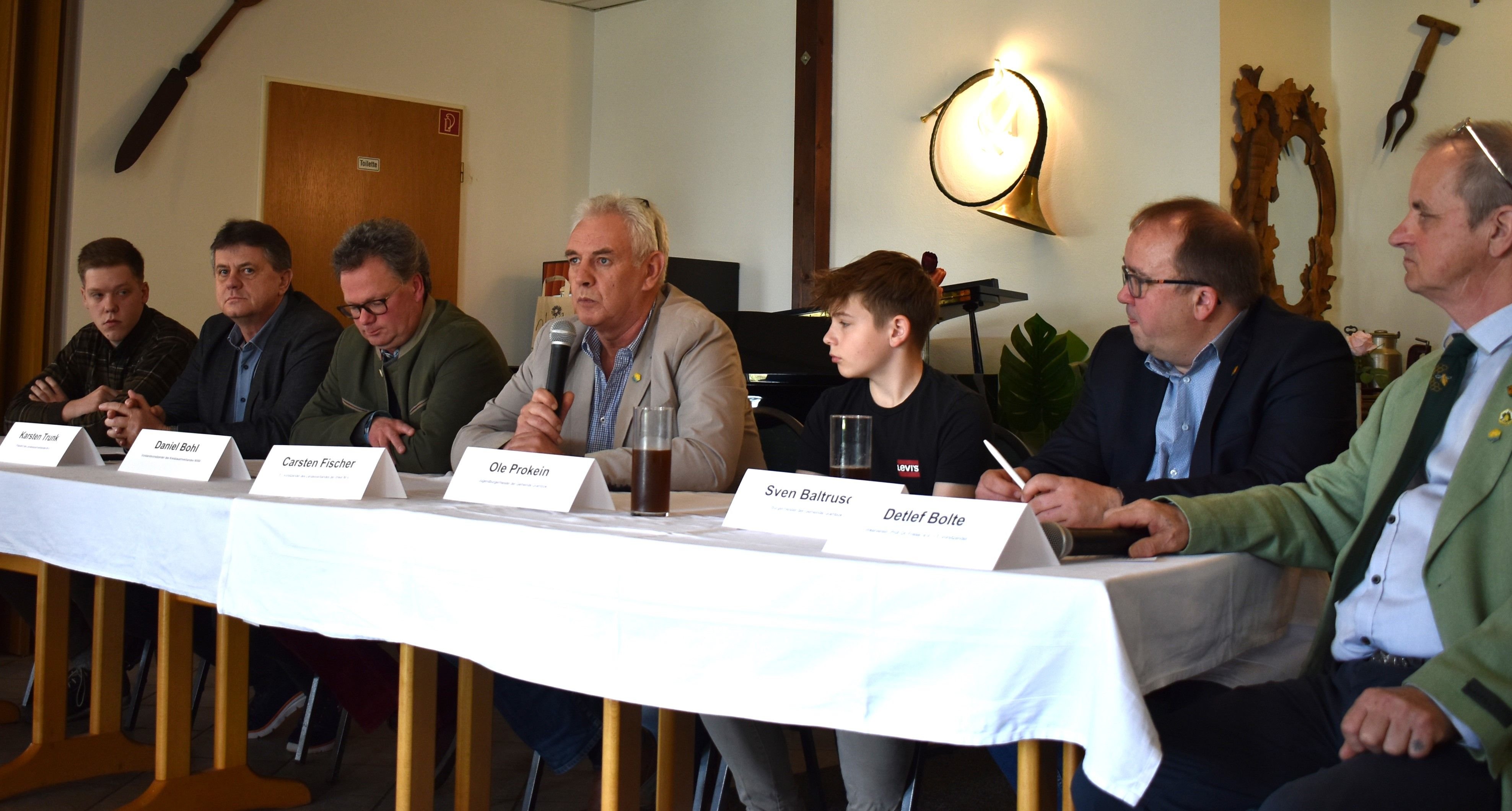 Grambower Imker und Bauern haben Fragen: Backhaus sagt ab