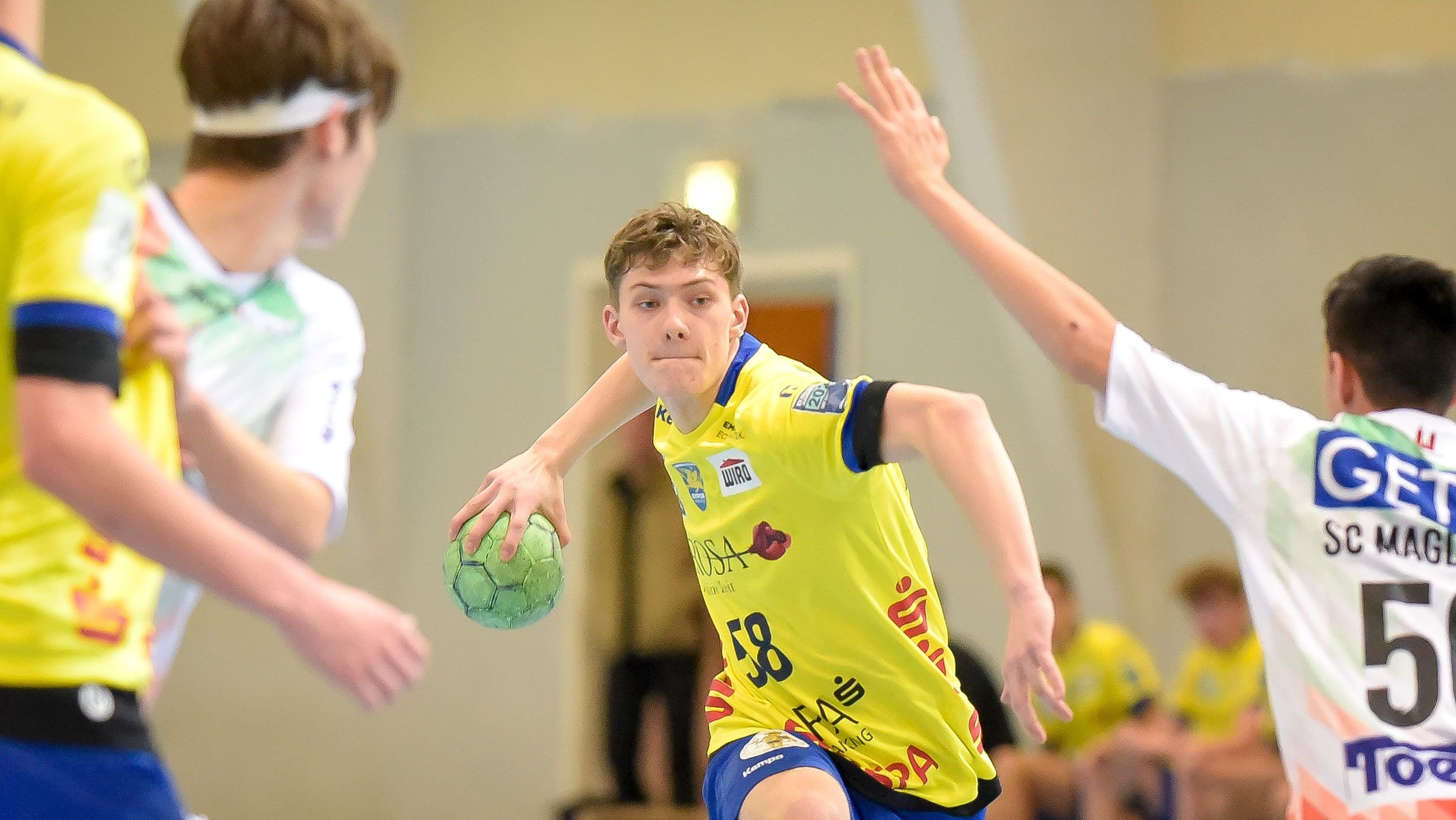 Empor Rostock fegt den HSV Handball mit 35:38 vom Parkett