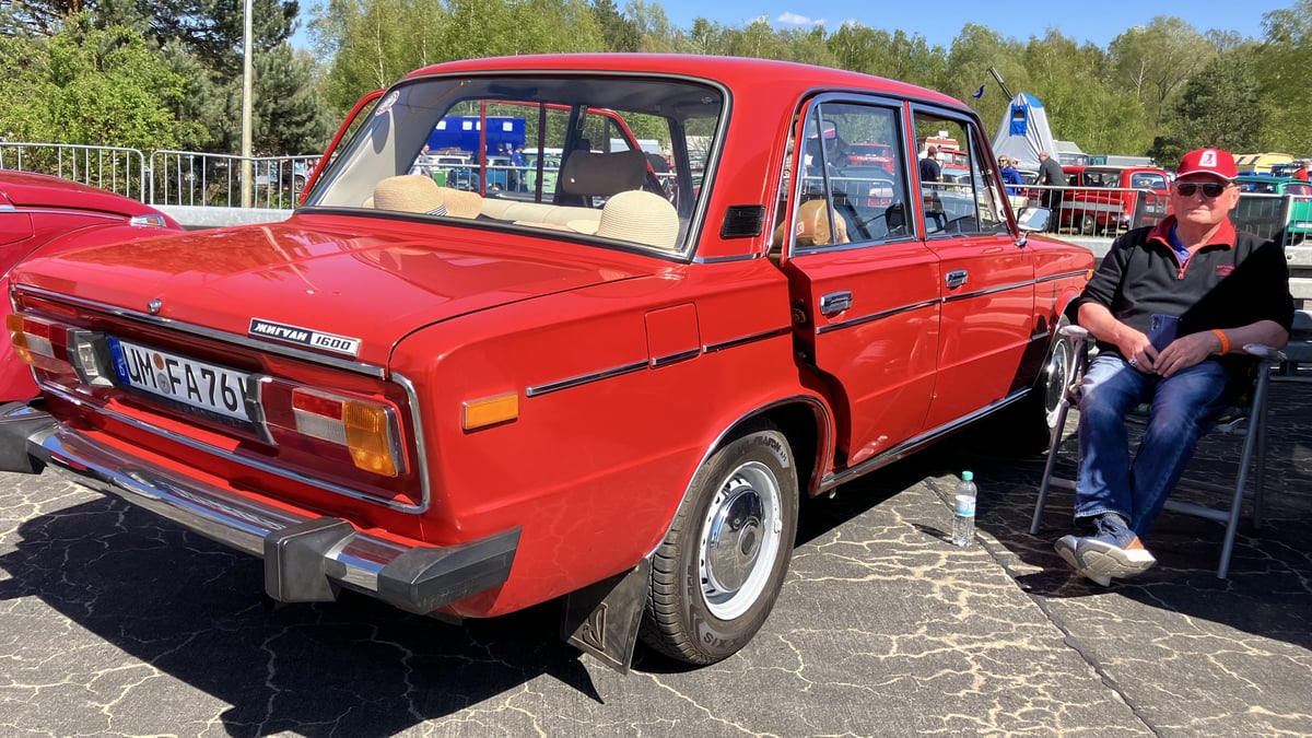 Lada-Bestellung für 3000 Ost-Mark abgekauft, das Auto kostete extra ...