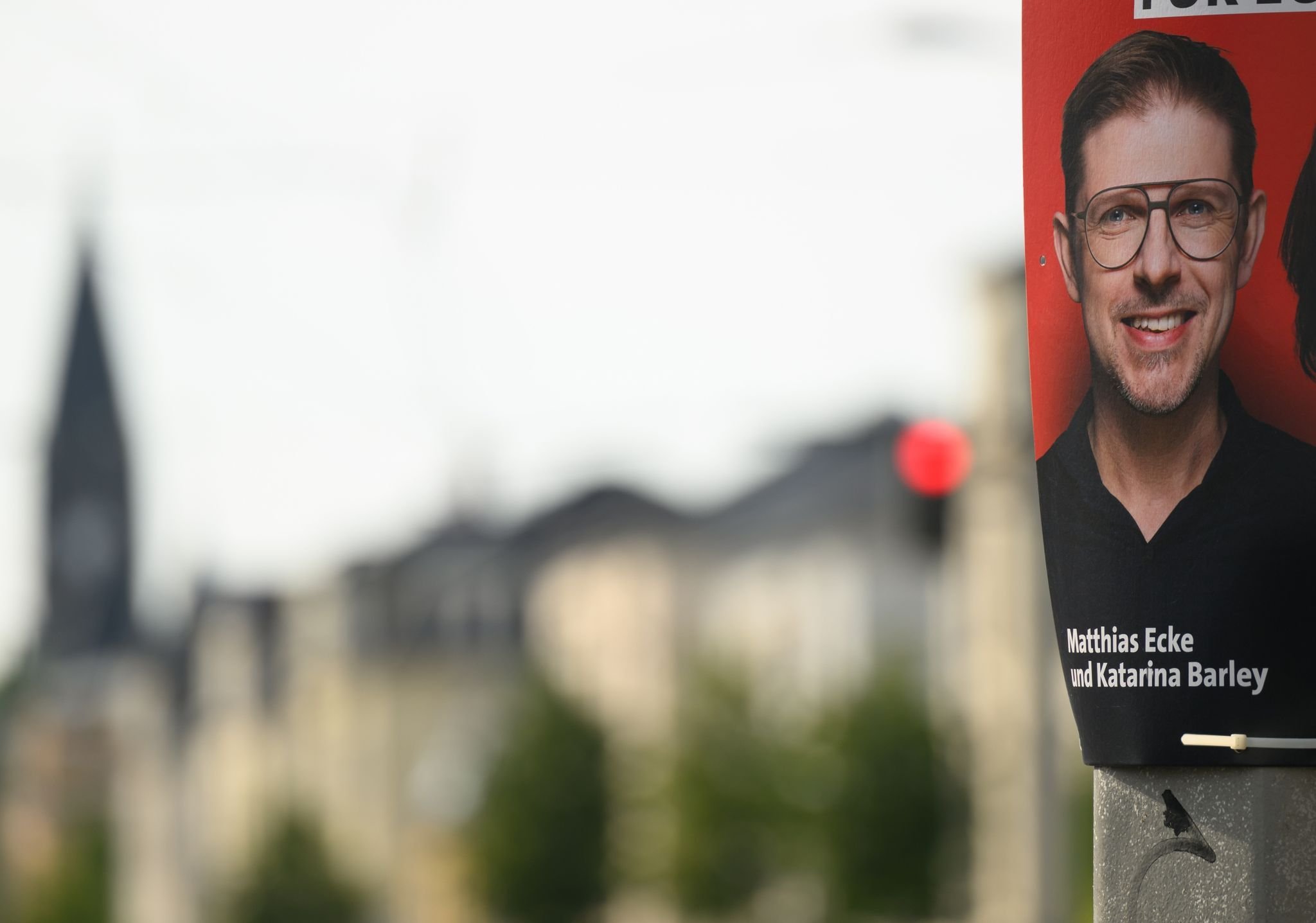 Nach Angriff auf SPD-Politiker Ecke: 17-Jähriger stellt sich Nach Angriff auf SPD-Politiker Ecke: 17-Jähriger stellt sich
