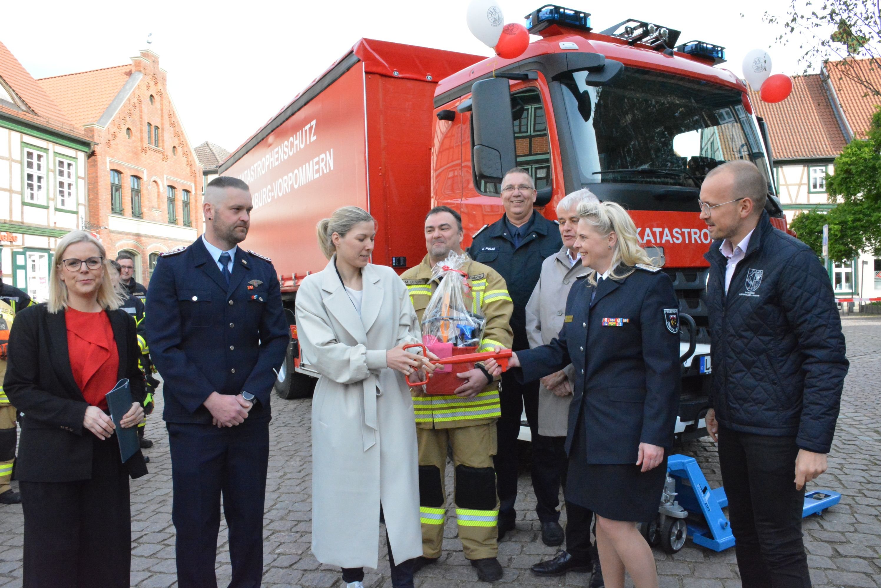 Wechsellader für Katastrophenschutz steht in Grabow