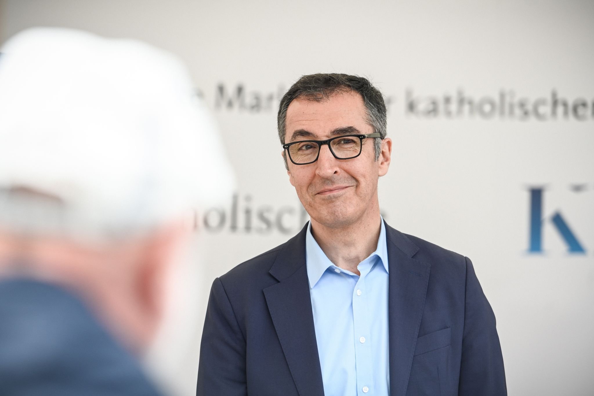 Cem Özdemir besucht die Mosterei Kneese