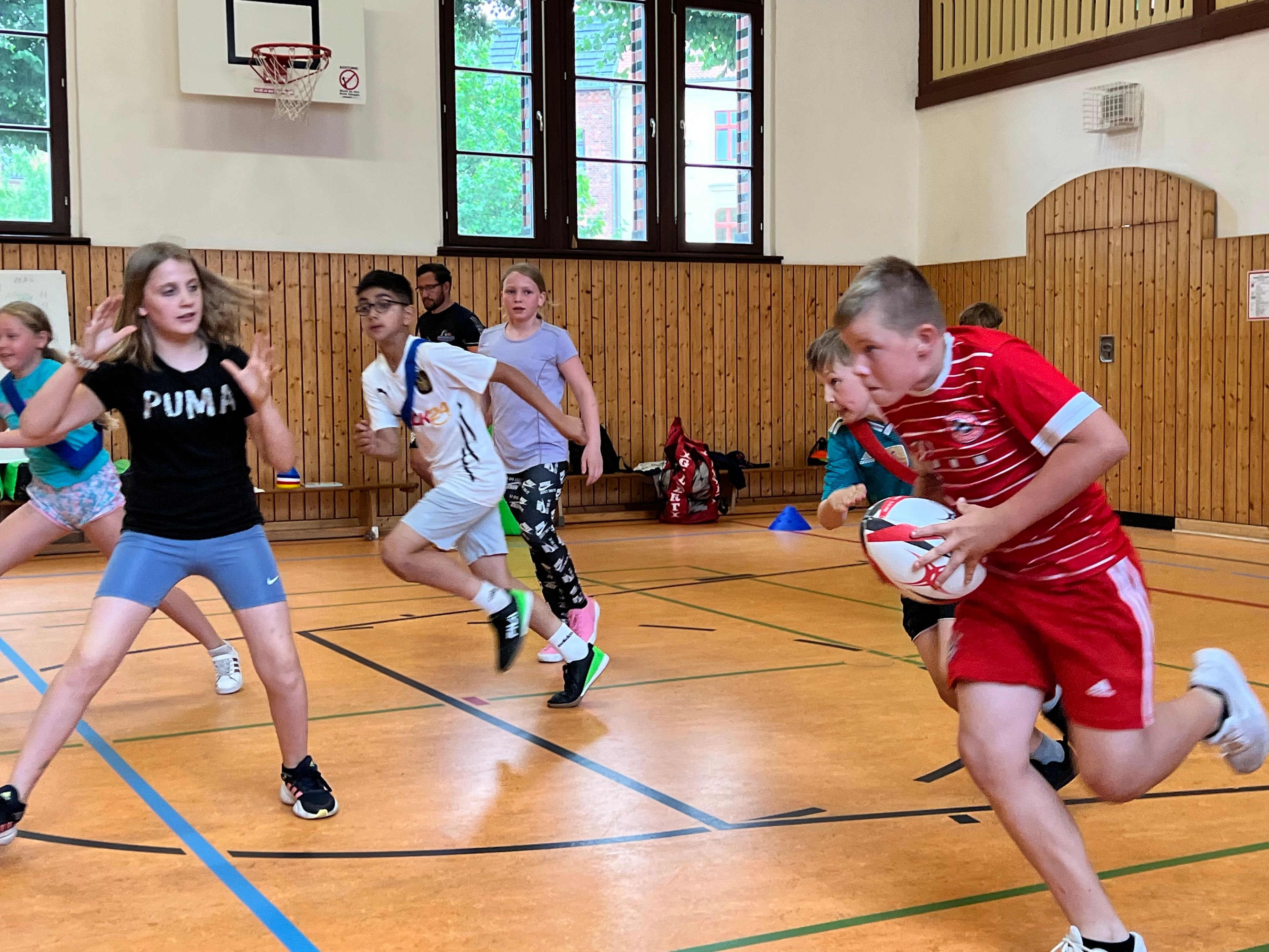 Jahnschule Wittenberge startet Gewaltprävention mit Rugby