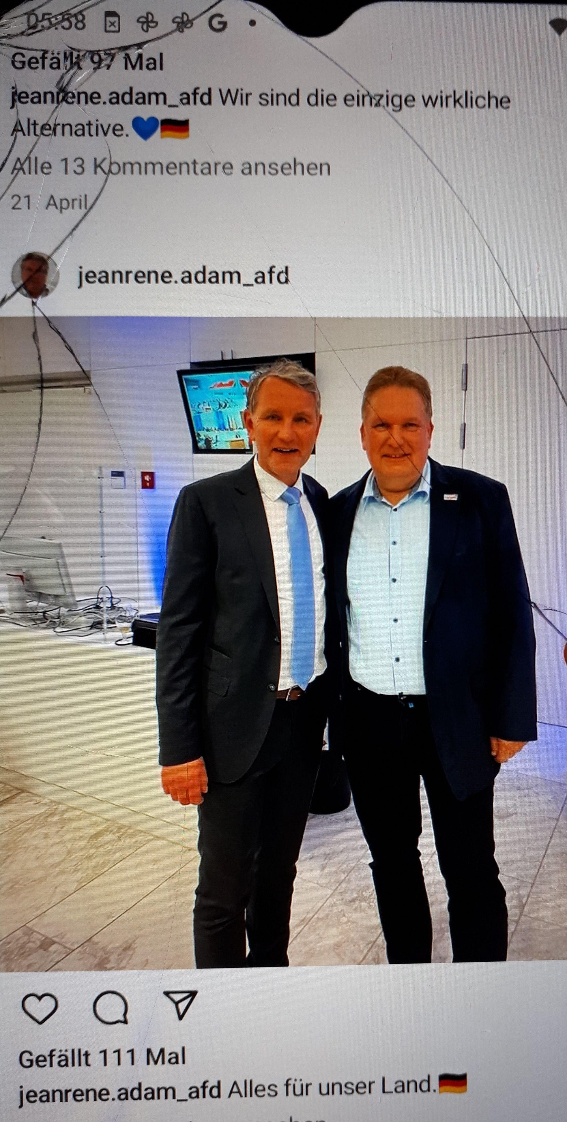 Prignitzer Afd-Chef Jean-René Adam posiert mit Björn Höcke