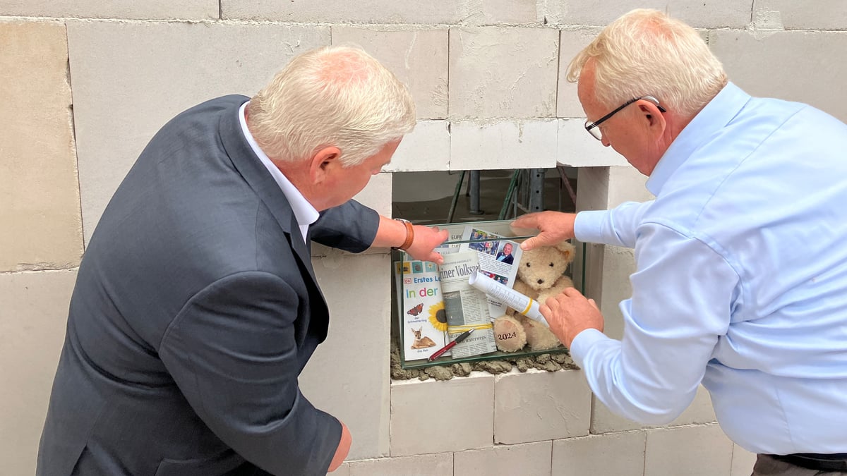 Zeitkapsel in Rohbau eingebaut