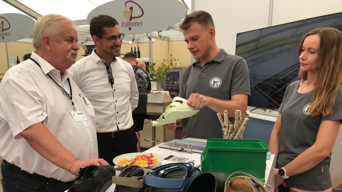 Heiße Leistungsschau: Weniger Gäste am Tag, aber Ansturm auf Party am Abend
