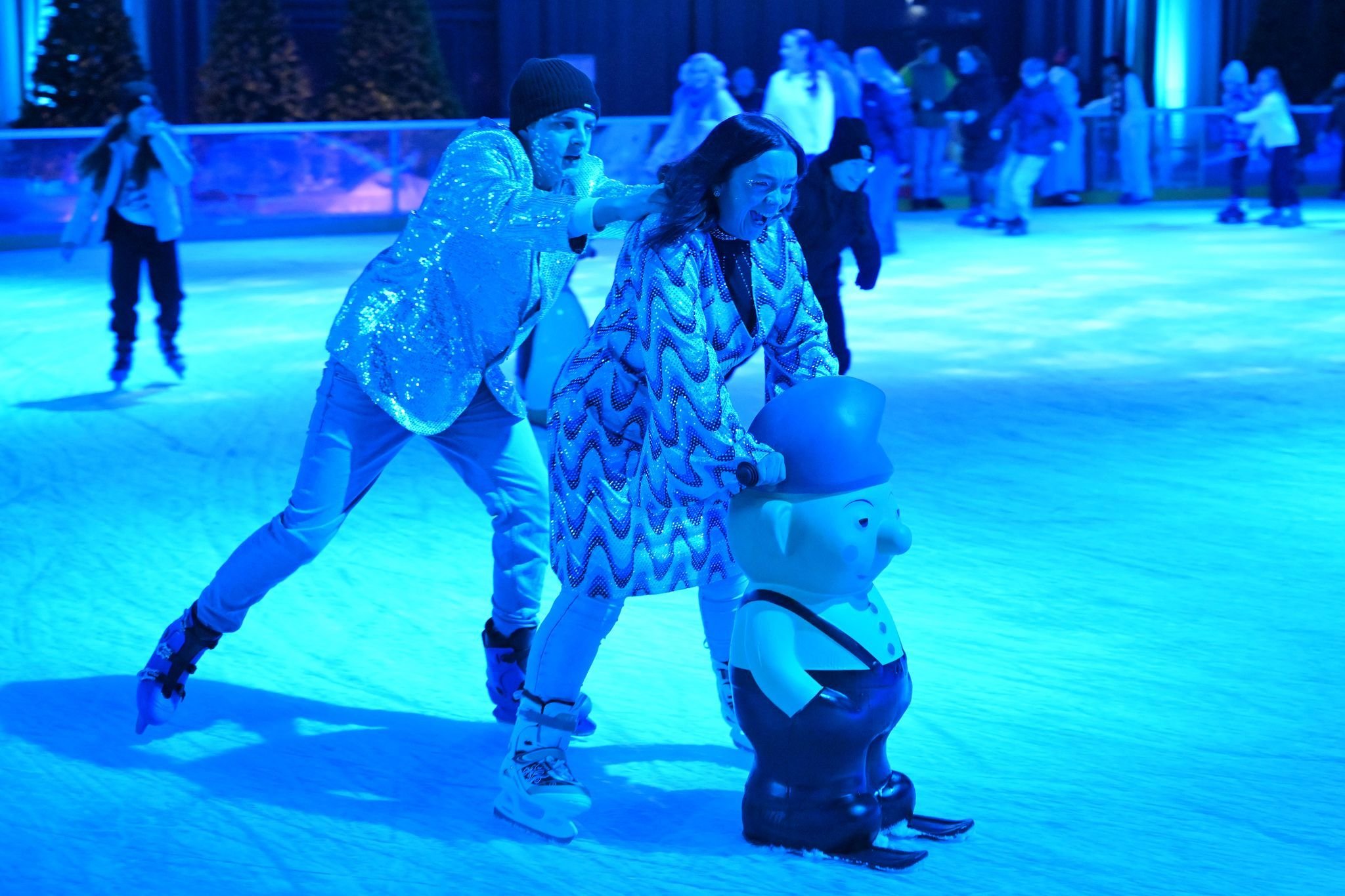 Rauf auf's Eis: Schlittschuhbahnen öffnen in vielen Städten