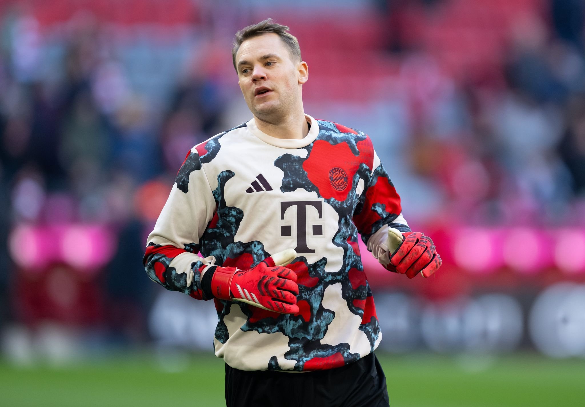 Neuer verlängert Vertrag bei FC Bayern bis 2026 Neuer verlängert Vertrag bei FC Bayern bis 2026