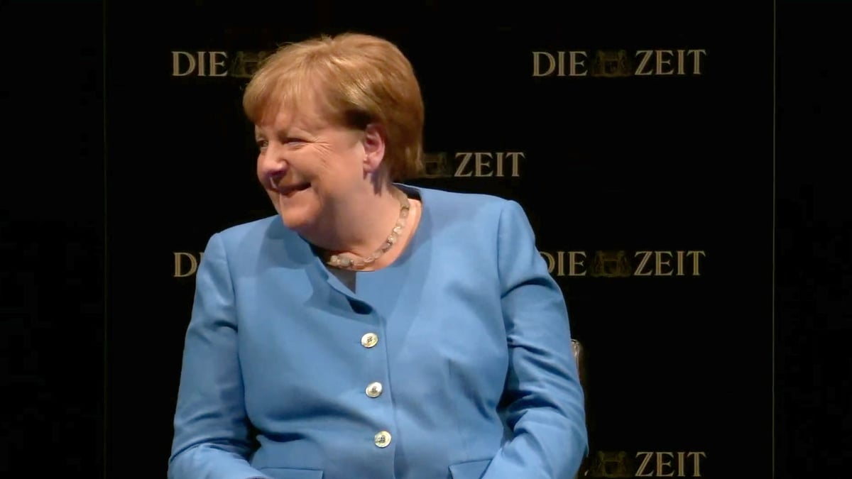 Merkel bringt Lieblingswitz und lacht selbst am lautesten