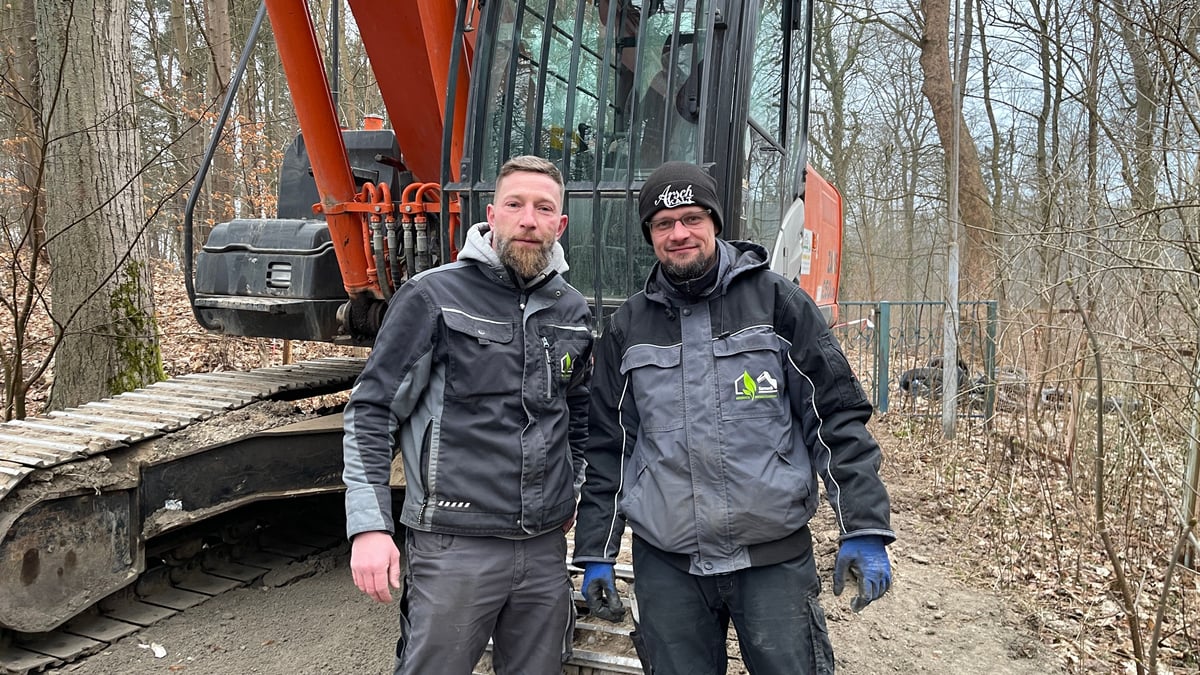1000 Tonnen Schutt von Brand-Ruine in Feldberg entsorgt