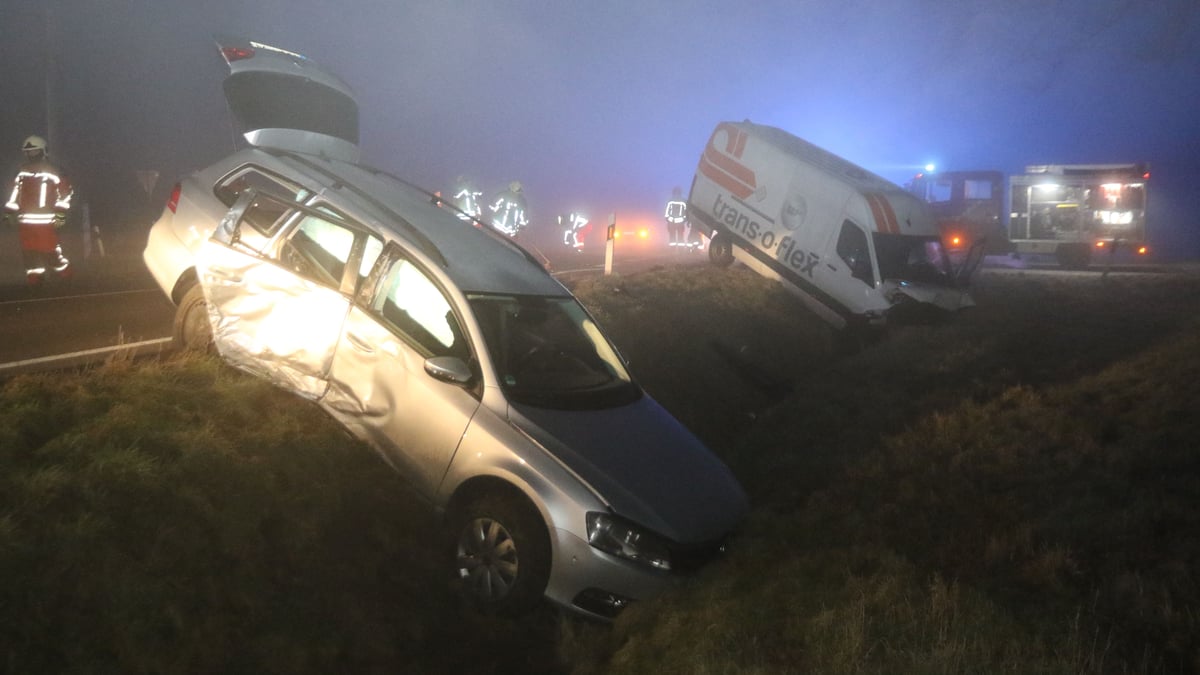 Schwerer Unfall im Nebel an B194-Kreuzung bei Loitz
