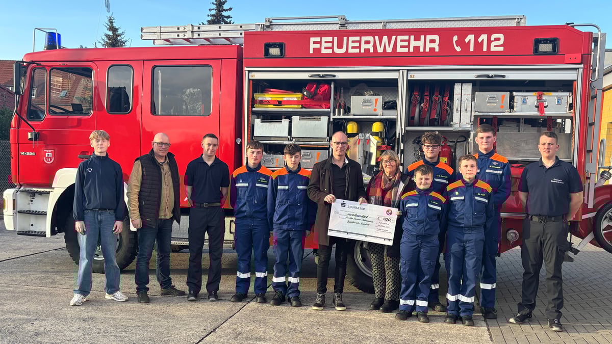 Neubrandenburger Jugendfeuerwehr bekommt 200 Euro-Spende