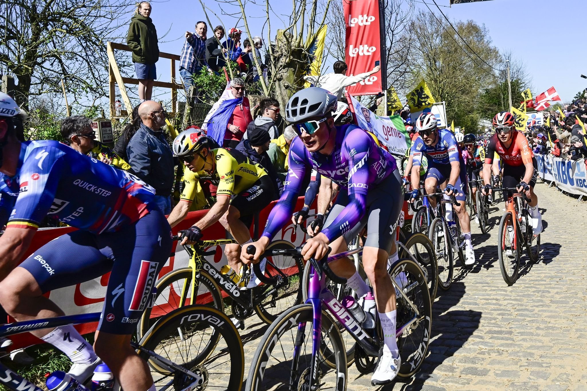Weltmeister Pogacar gewinnt 109. Flandern-Rundfahrt Weltmeister Pogacar gewinnt 109. Flandern-Rundfahrt
