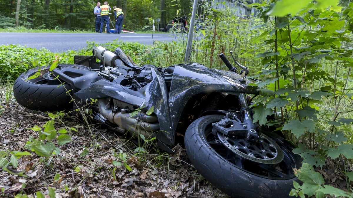 Motorradfahrer durch Wildunfall auf B189 schwer verletzt