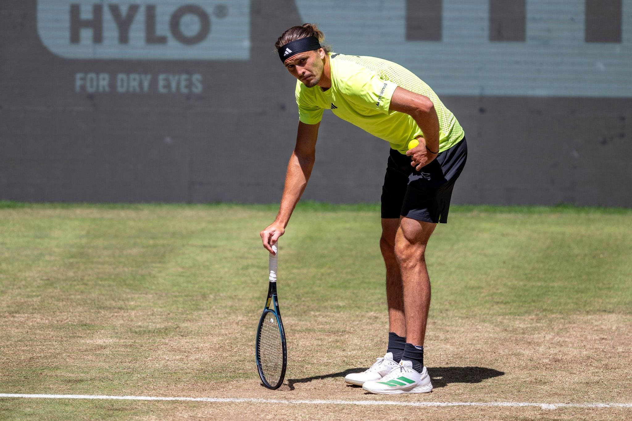 Nach Übelkeit: Zverev in Halle erneut im Halbfinale