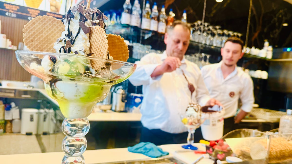 Bufalika erothots beauty, intelligence, class - both smarts